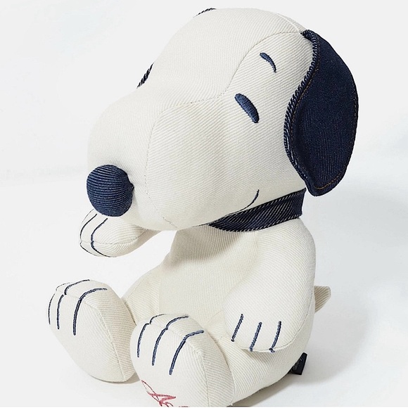 American Eagle Outfitters | Toys | Ae American Eagle Snoopy Peanuts ...